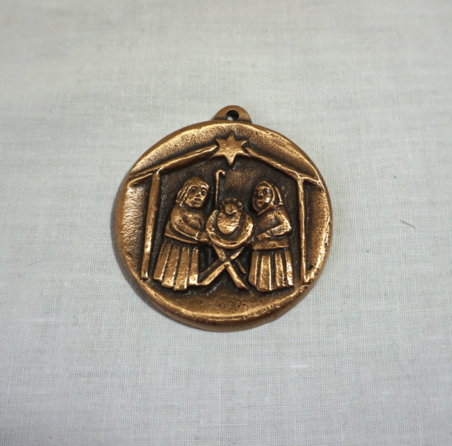 bronzeplakette mit darstellung geburt christi hammerschmid ...